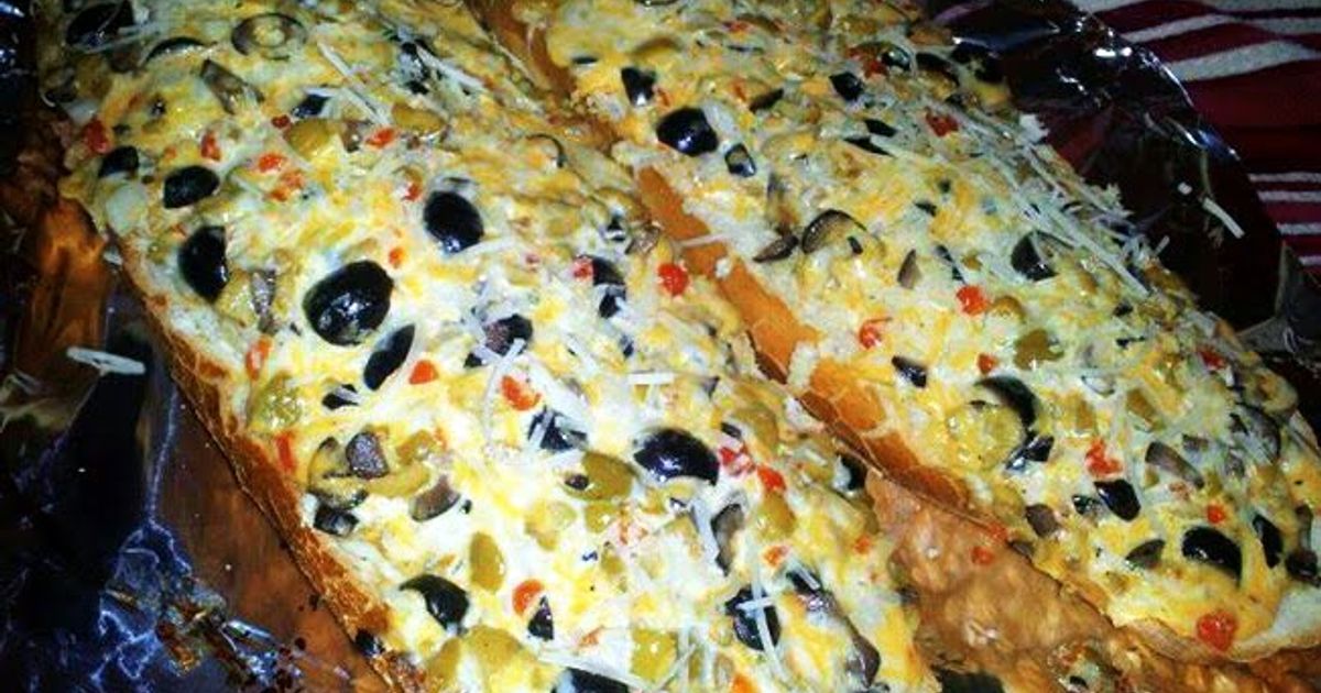 ¤Ree Drummond's Olive Cheese Bread¤ Recipe By Summerplace