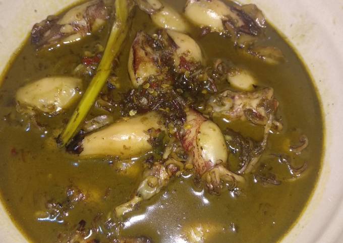Resep Cumi kuah item oleh mama hilya - Cookpad