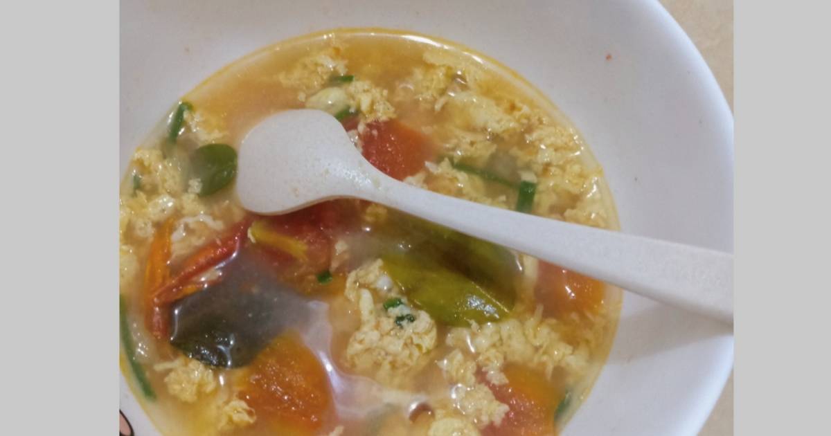 Resep Sup telur tomat simple oleh Vitri dahda - Cookpad