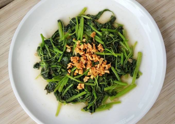 Resep Tumis Bayam Bawang Putih oleh Dea Wiwi - Cookpad