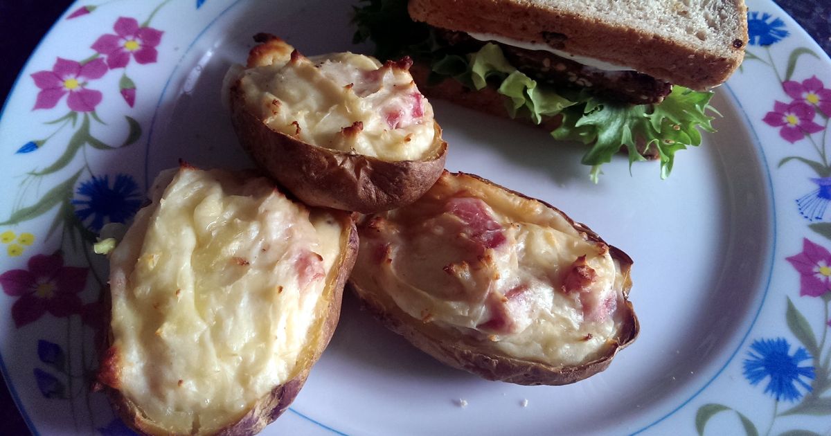 Sophie's Ham And Cheese Potato Skins Recipe by justanothersoph