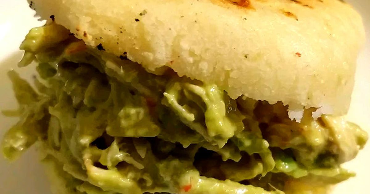 Arepas De Pollo Y Palta Receta de Cesar