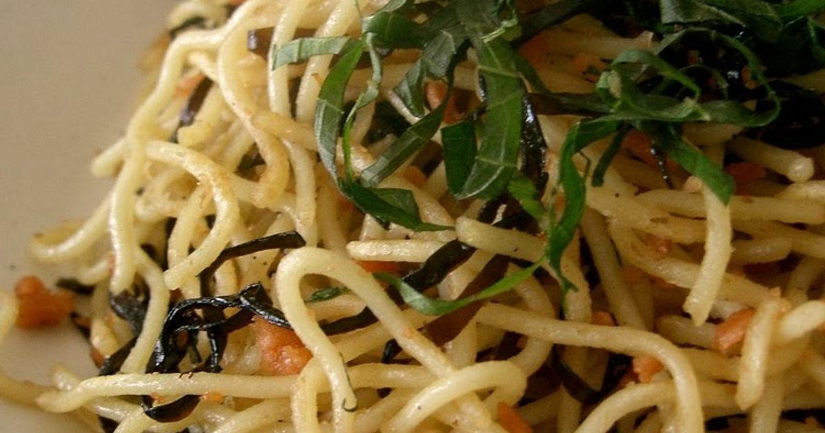 Salt Flavored Yakisoba Noodles With Shio Kombu And Salmon Flakes Recipe ...