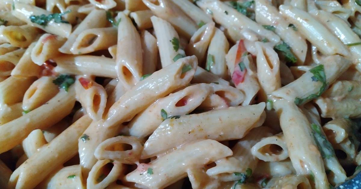Resep Penne creamy sauce with chopped cilantro oleh Glo - Cookpad