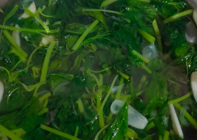 Resep 31. Sayur bening bayam oleh Ririn Daman - Cookpad