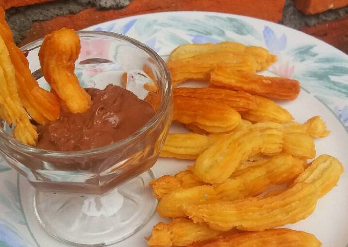 Resep Churros Saus Coklat (tanpa telur) oleh jelitanesia - Cookpad