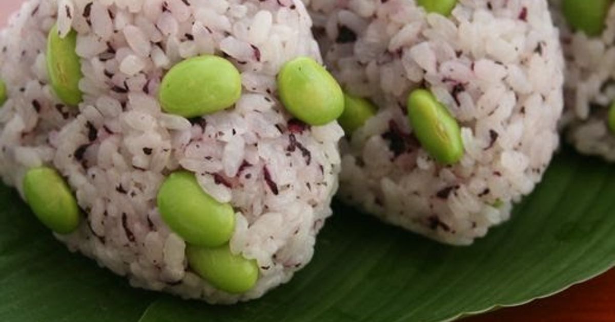 Colorful Rice Balls With Edamame And Red Shiso Recipe By Cookpad.Japan
