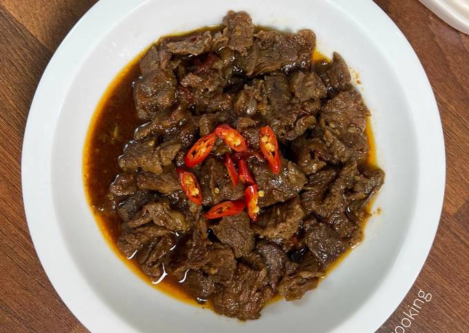 Resep Bistik Sapi Simple Rumahan oleh Pikapi Cooking 👩‍🍳 - Cookpad