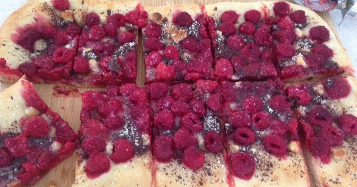 Raspberry And Chocolate Pizza Recipe by JulesVB