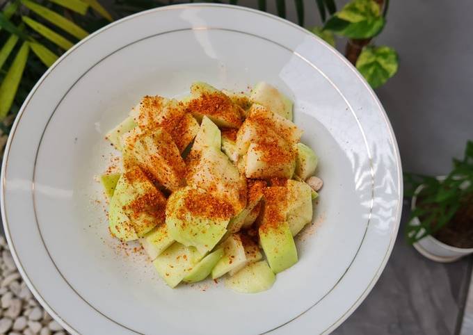 Resep Rujak jambu kristal oleh Momghaisan - Cookpad