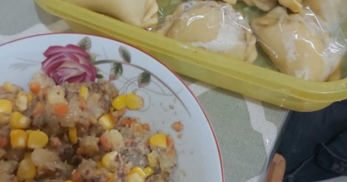 Resep Pastel Isi Rougut Daging oleh Gitagete - Cookpad