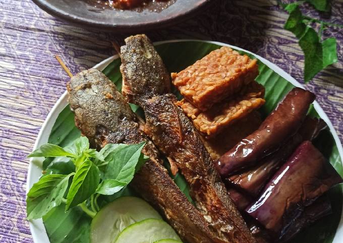 Resep Pecel Lele oleh Feby Istari - Cookpad