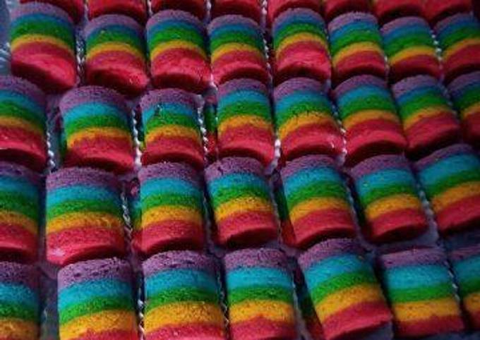 Resep Rainbow Cake mini oleh Ayoe Woelandary Pastry - Cookpad