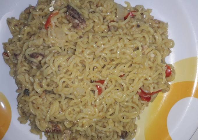 Indomie and vegetable Recipe by Hadiza Abubakar - Cookpad