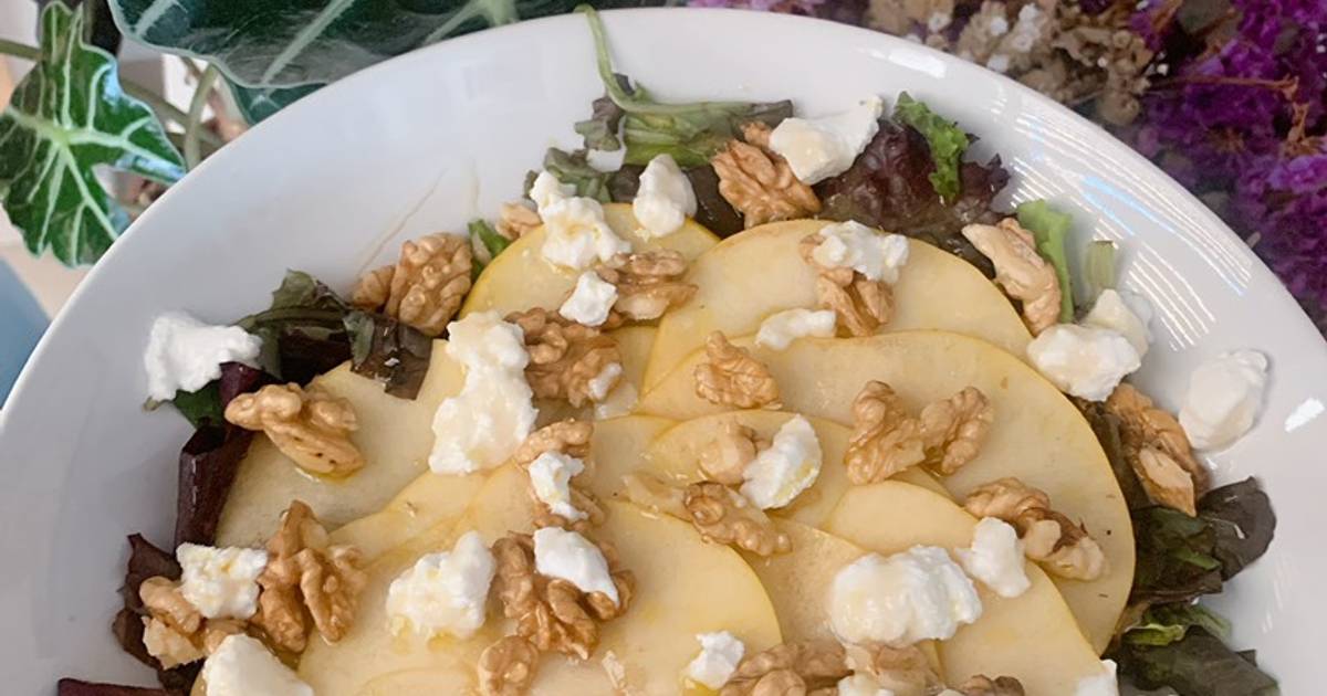 Ensalada con manzana, ricotta, nueces y miel Receta de Marina ...