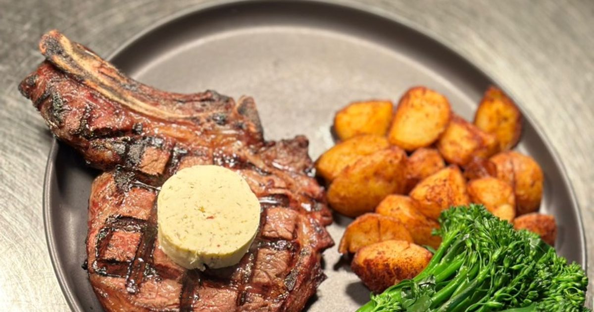 Resep Rib Eye On The Bone, Brocollini, And Smoked Paprika Chat Potato ...