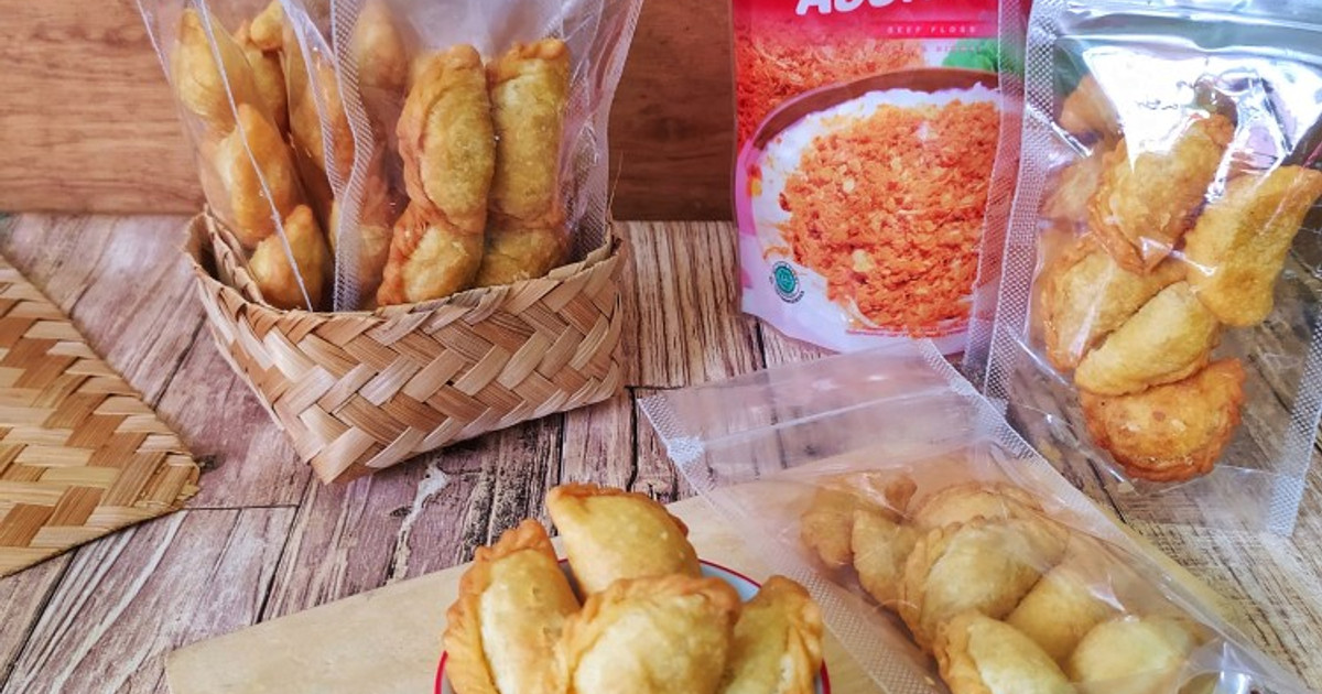 Resep Pastel Mini Renyah Isi Abon (Ide Bakulan Snack Kering) oleh Mira ...
