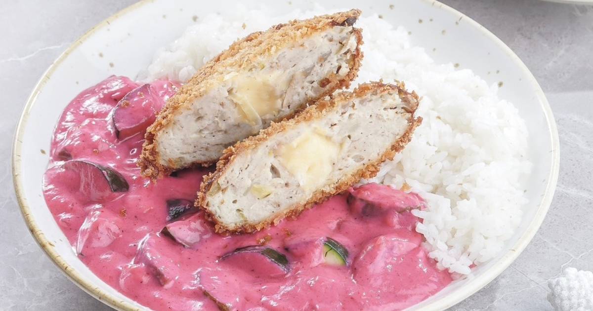 Resep Pink Curry with Chicken Menchi Katsu oleh Ninit - Cookpad