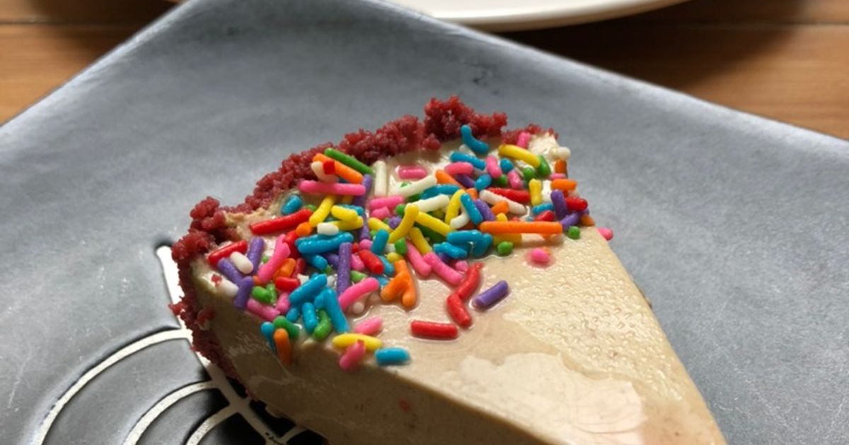 Resep Red Velvet Avocado Mousse Cake 🥑🍰🥑 oleh Lisa - Cookpad