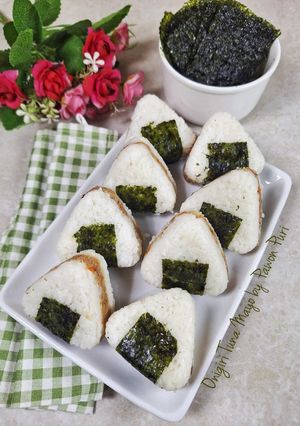 Resep Onigiri Tuna Mayo, Yummy🤤😍 oleh Pawon Puri - Cookpad