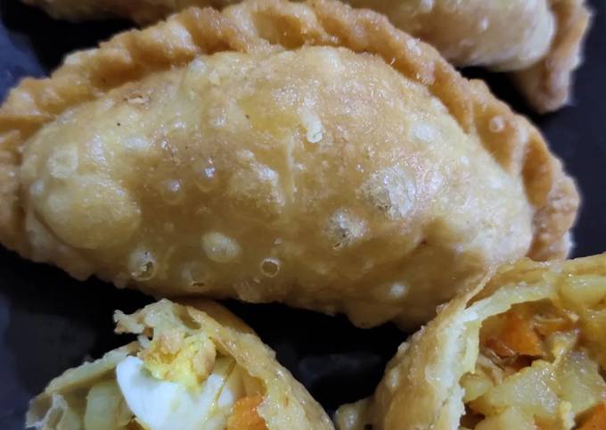 Resep Pastel isi Sayur dan Telur oleh Dapoer Nyak Baba - Cookpad