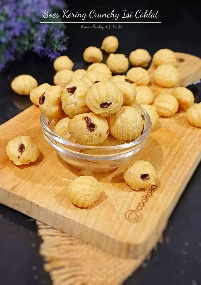 Resep Soes Kering Crunchy isi Coklat oleh Wiwiek H Ginting - Cookpad