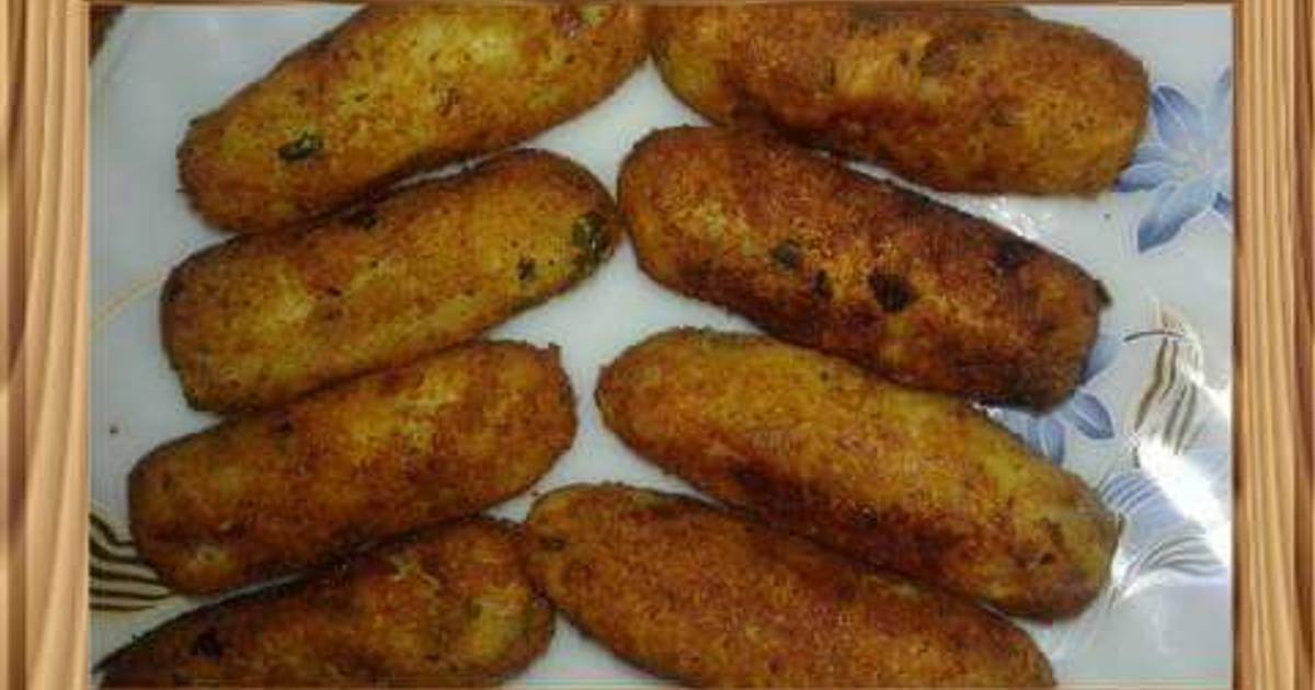 Chicken potato muttor roll Recipe by Ghazala Israr - Cookpad