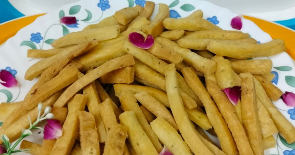 Crispy Semolina And All Purpose Flour Shakkarpare Recipe By Kavita Goel