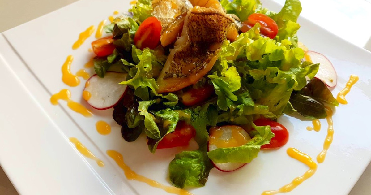 สูตร เมนู:สลัดมิกซ์ปลาสลิดทอดซอสส้มมัสตาร์ด #Uncle&Friend #Dtc2 #Bakery โดย Non Supakrit - Cookpad