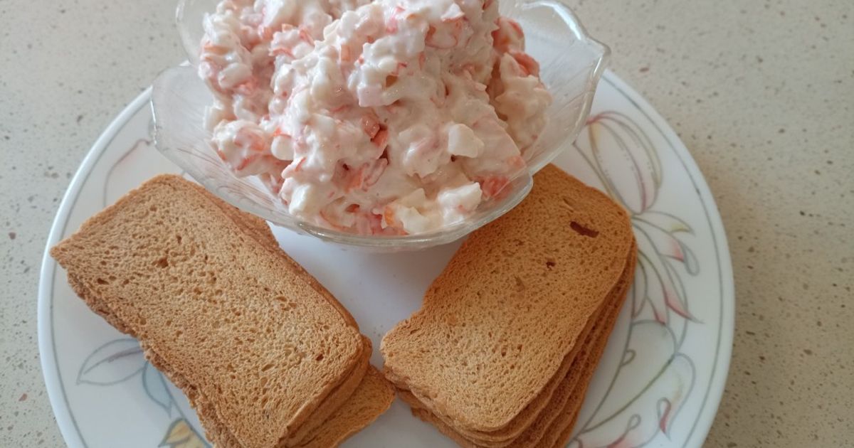 Tostadas Canapé De Langostinos Y Surimi Receta de MariaJoséLJ- Cookpad