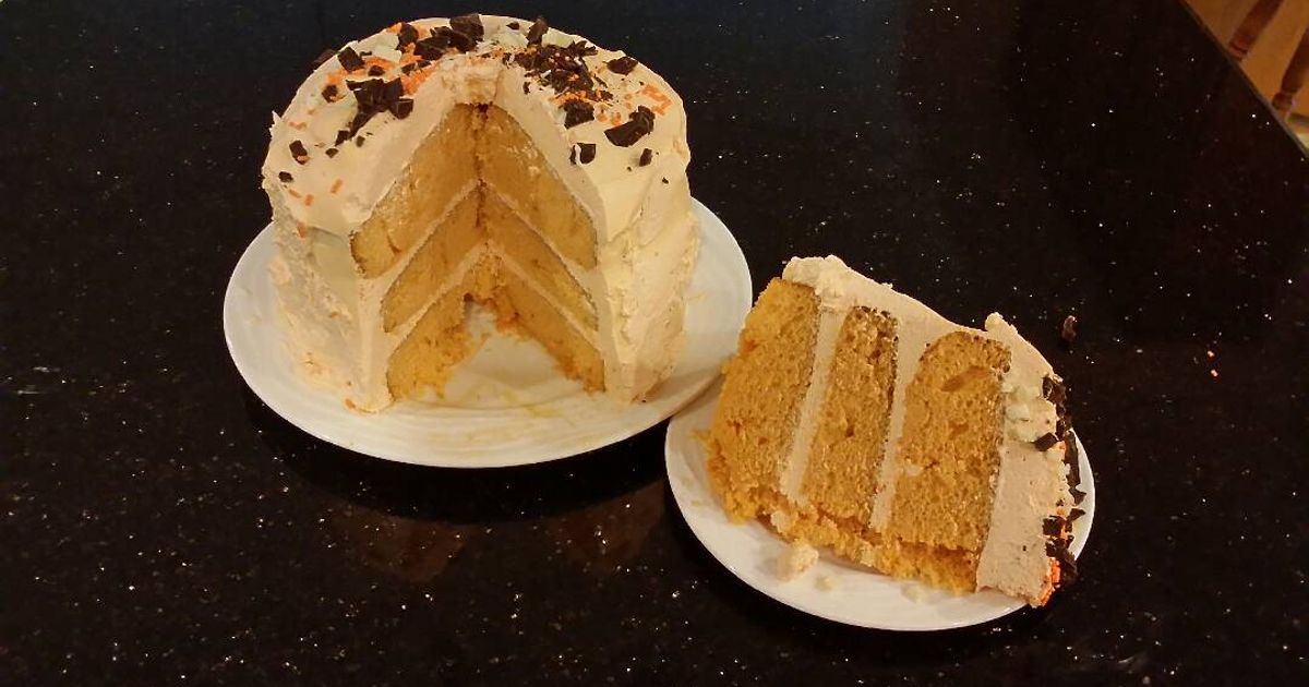 Orange Layer Cake With Orange / Vanilla Whipped Cream Filling And ...