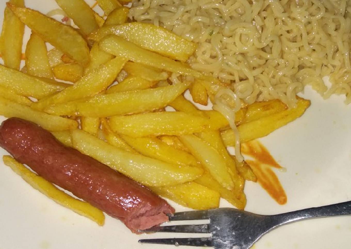 My Half&half Indo-Chips and saucage