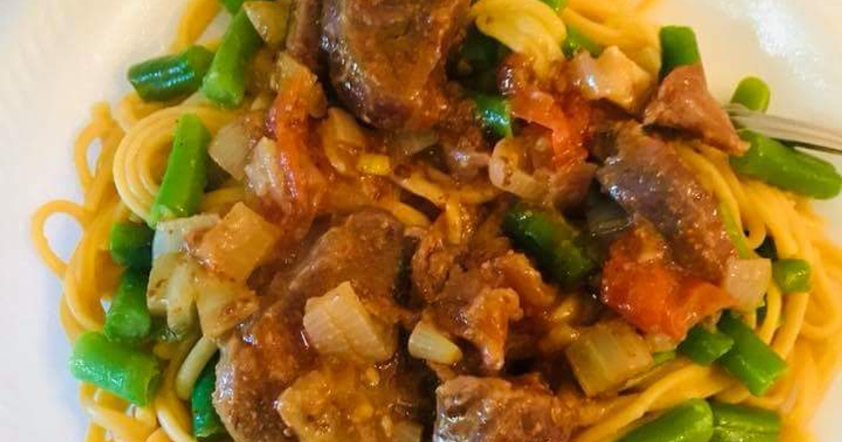 Spaghetti With Beef Stew Recipe by Winnie Maura - Cookpad