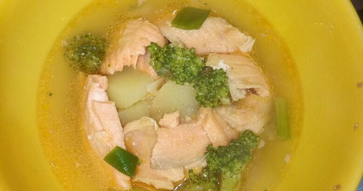 Resep Sup Salmon Sederhana tanpa amis oleh Meica Reky Restu Viany - Cookpad