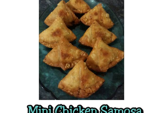 Mini chicken samosa Recipe by Zunaira Masood - Cookpad