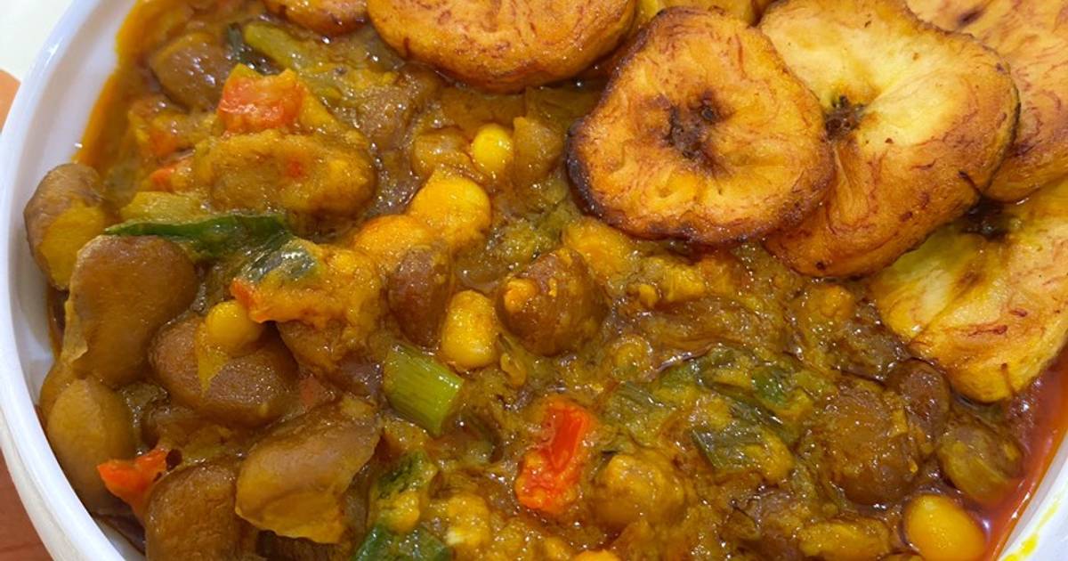 Adalu and fried plantain Recipe by Cookingwithseki - Cookpad