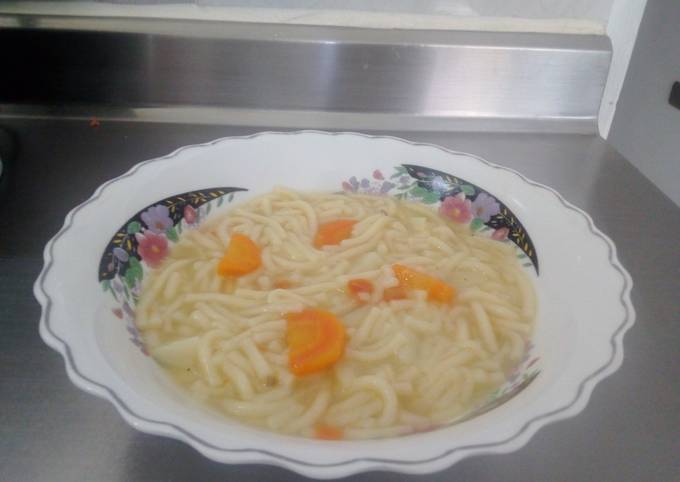 Sopa de Pastas Receta de Sebastian Vallejo- Cookpad