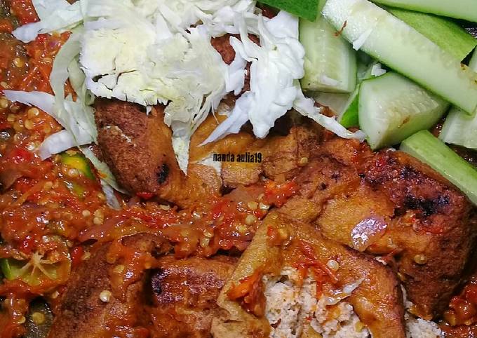 Resep Tahu penyet sederhana oleh nanda aulia - Cookpad