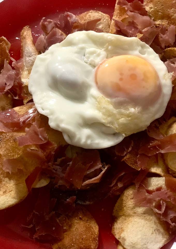 Patatas chips con huevo y jamón Receta de Elena- Cookpad