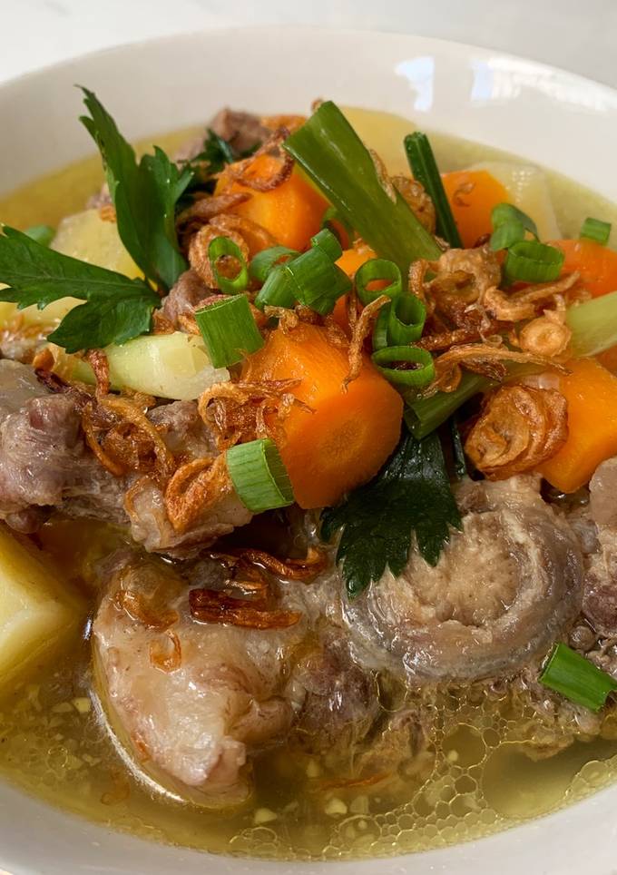 Resep Sop Buntut ala Ibu Samino oleh Giegietz (Lynkz) - Cookpad