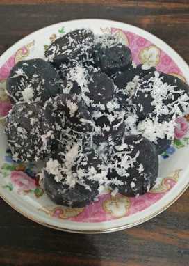 4 resep kue ireng ireng enak dan sederhana - Cookpad