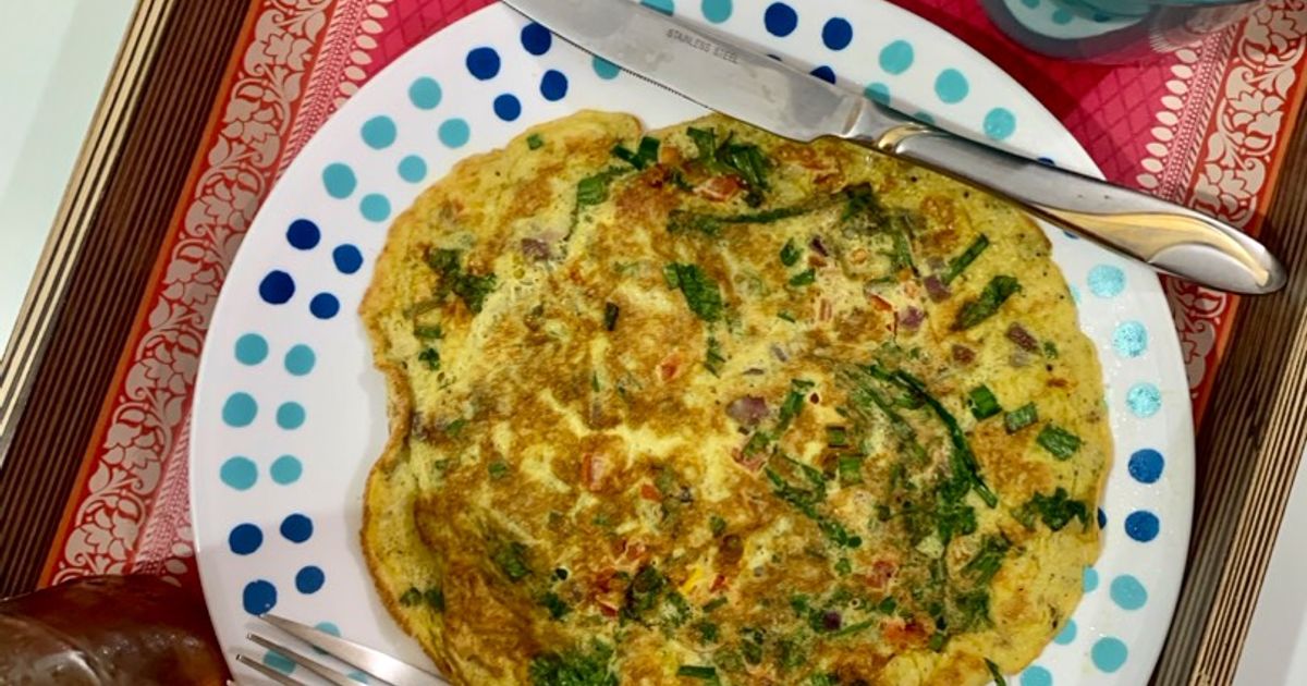 10 Mins Hara Lehsan Omelette (Green Garlic Omelette) Recipe by Sarosh ...