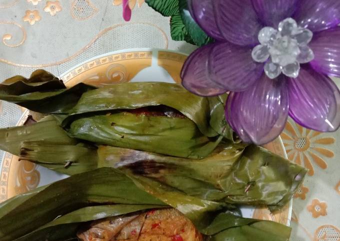 Resep Pepes ikan kakap merah simpel oleh Yuris Edgar - Cookpad