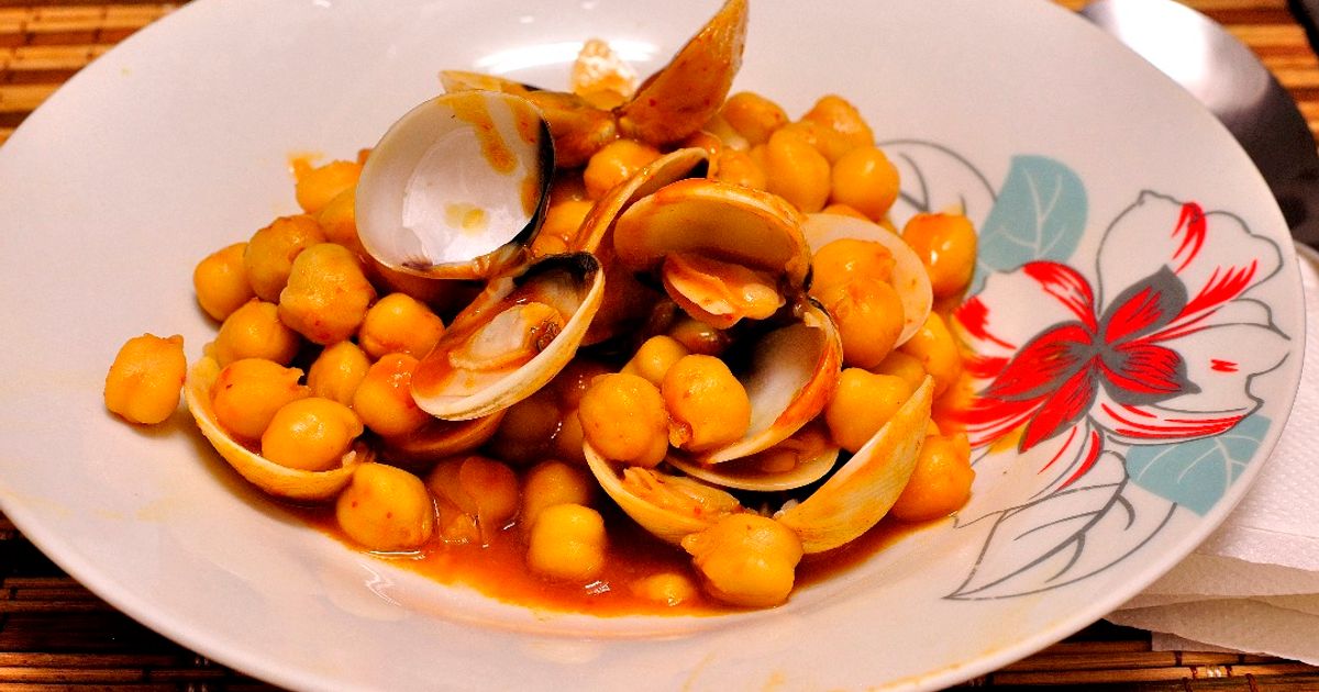Garbanzos Con Almejas En Salsa Vizcaína Receta de Ir CrM- Cookpad