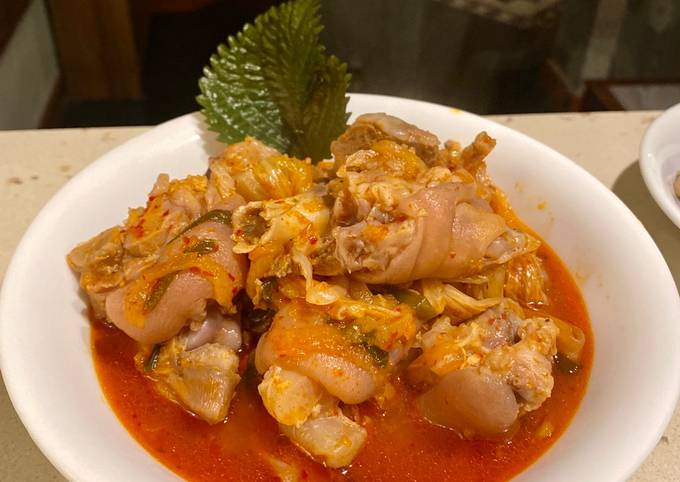 Cách Làm Món Giò heo hầm kim chi của Trang Anh - Cookpad