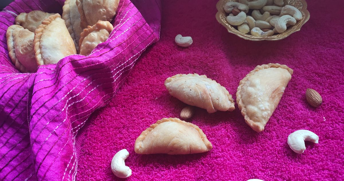 Layered Ghughra Recipe by Anjana Sheladiya - Cookpad