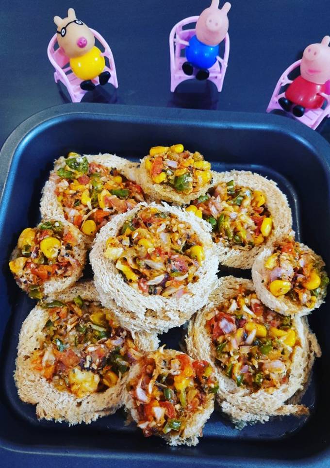 Baked Bread Disc Recipe by Astha Srivastava - Cookpad