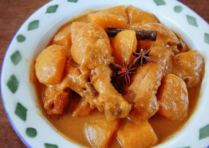 Resep Semur Ayam Kentang oleh Cici Andriyani - Cookpad