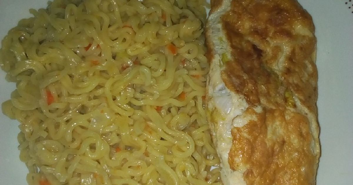 Indomie With Fried Egg Recipe by Zeesag Kitchen - Cookpad