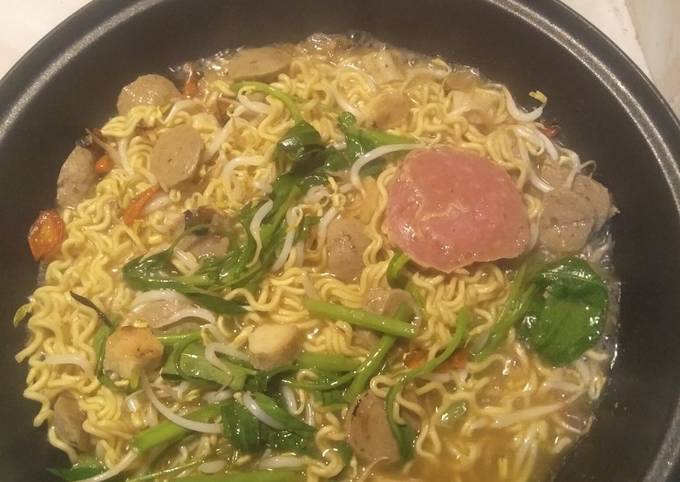 Resep Mie nyemek oleh Aulya Sari - Cookpad